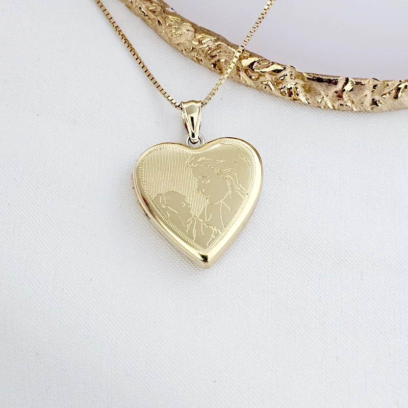 Produse noi, modele unice incepand cu 31.2 lei! ️