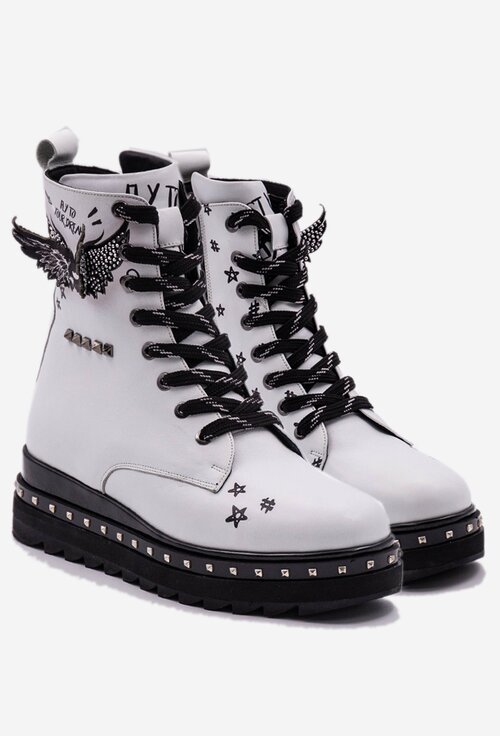 Ghete albe din piele box cu accesoriu brosa - Dasha.ro