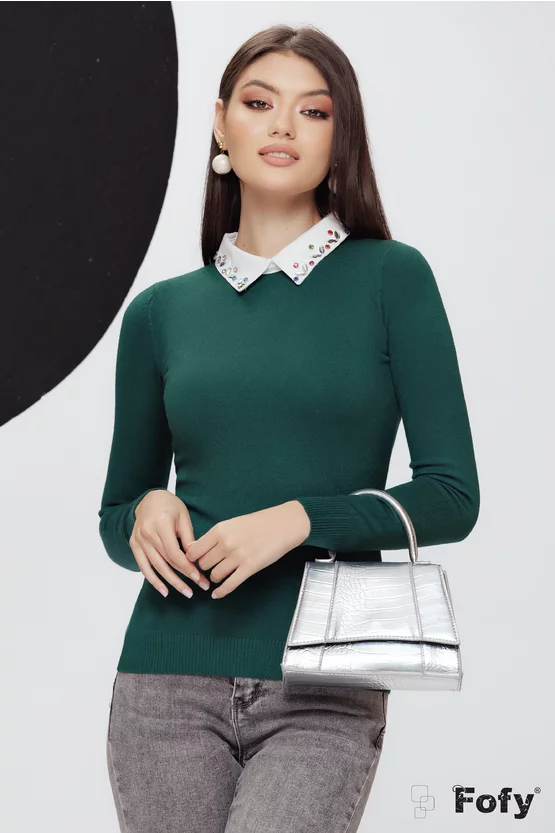Pulover dama verde inchis cu guler alb cu aplicatii de cristale ...