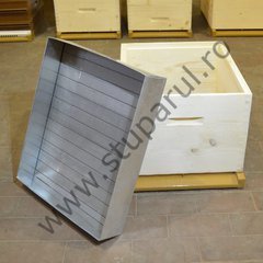 Magazin online de unelte apicole: stupi, centrifugi, afumatoare, dalti, etc